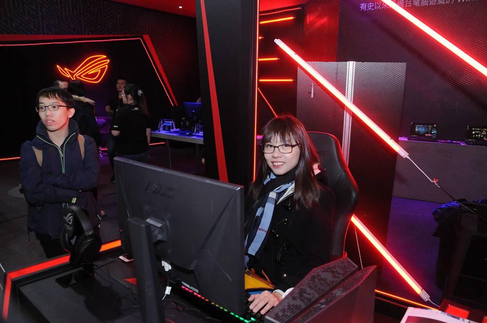 WF 2017 / 2017 ROG 挺身而戰 跟著 Colalin 前進瑞典 ROG Community Challange Final ...