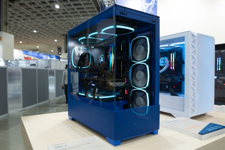 MONTECH 使用殼海戰術 在 COMPUTEX 2023 展示多達三十款 PC 機殼、風扇及機械鍵盤等新品 | XFastest News