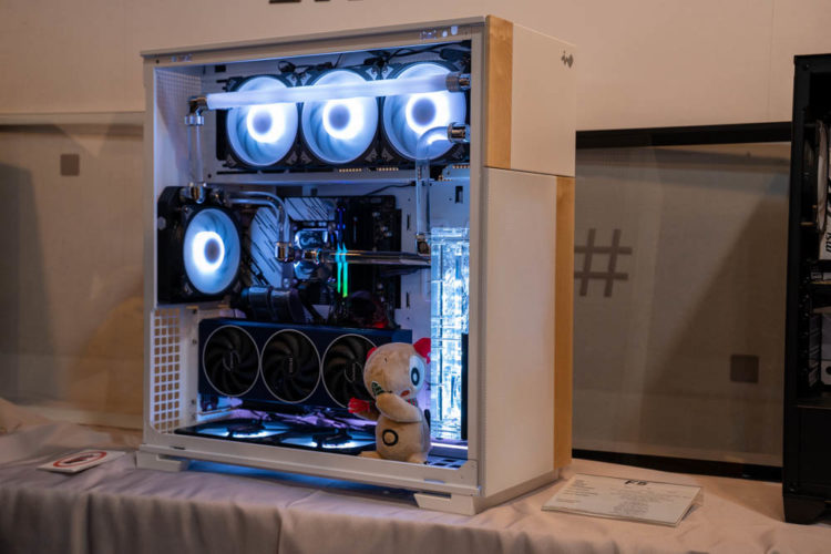 INWIN 迎廣在 GAMFORCE 2023 展出背插機殼、模組化機殼 | XFastest News