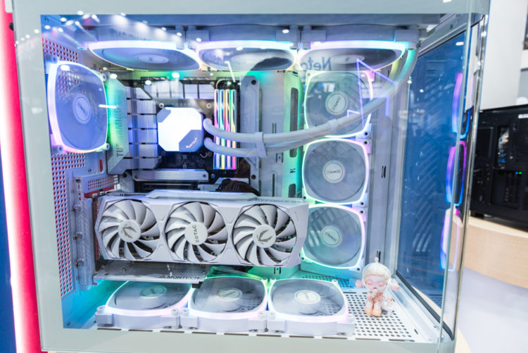 MONTECH 君主國電展火力展示 KING 95 MEGA PRO, HS01, SKY 3, AIR 200, XR, HS01 Mini ...